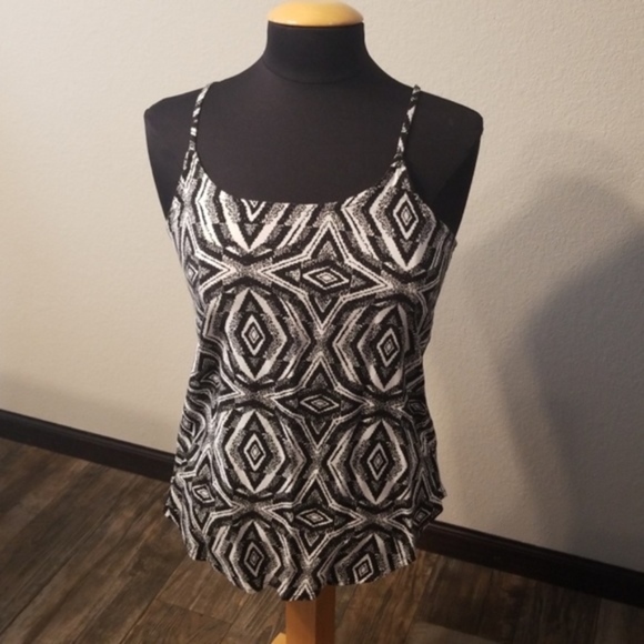 Mason And Mackenzie | Tops | Mason Mackenzie Black And White Tank Top ...